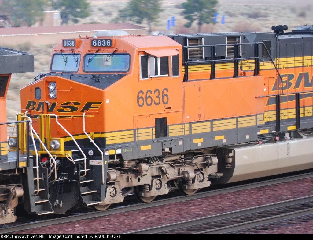 BNSF 6636 rolls westbound on Christmas Morning as a # 3 unit pulling a Z-Train.